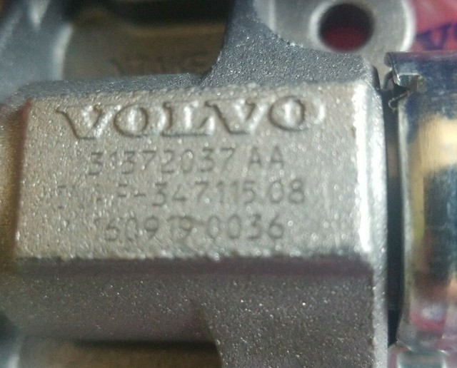 One Genuine Engine Variable Timing Solenoid 31251212 for Volvo for sale ...