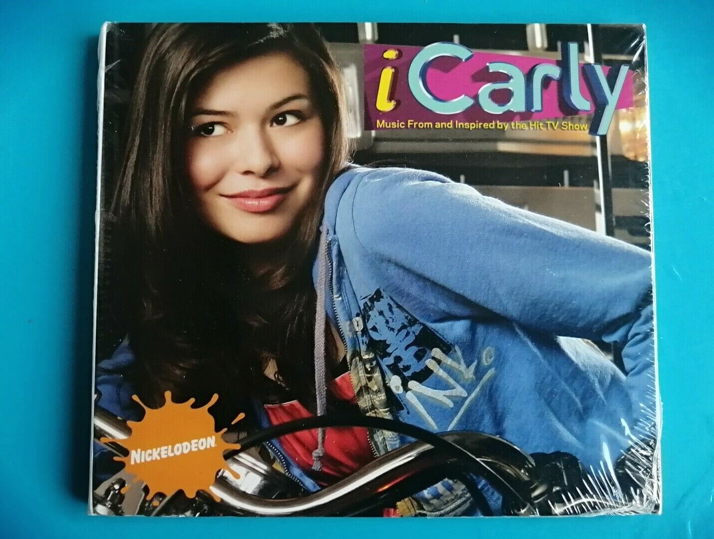 iCarly: Music from and Inspired by the Hit TV Show [Deluxe Fan Pack ...