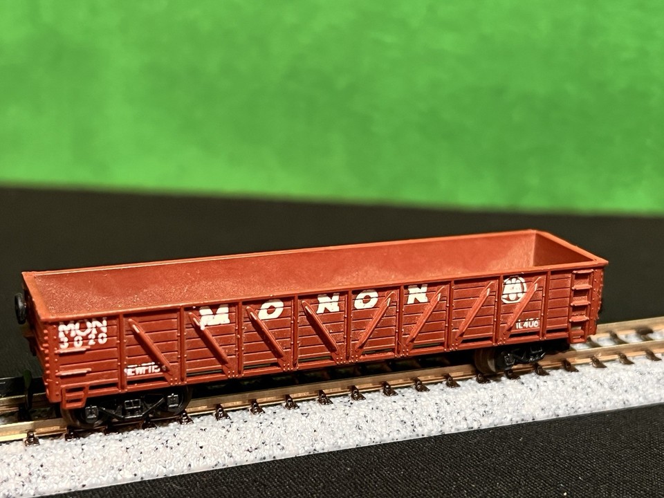 Set Of 2 Monon Cars: MicroTrains Box & Atlas Gondola 1 New 1 Pre Owned ...