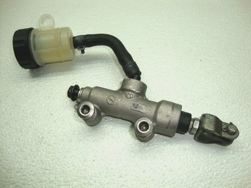 17-24 KAWASAKI Z900 REAR BRAKE MASTER CYLINDER RESERVOIR OEM 2017-2024 ...