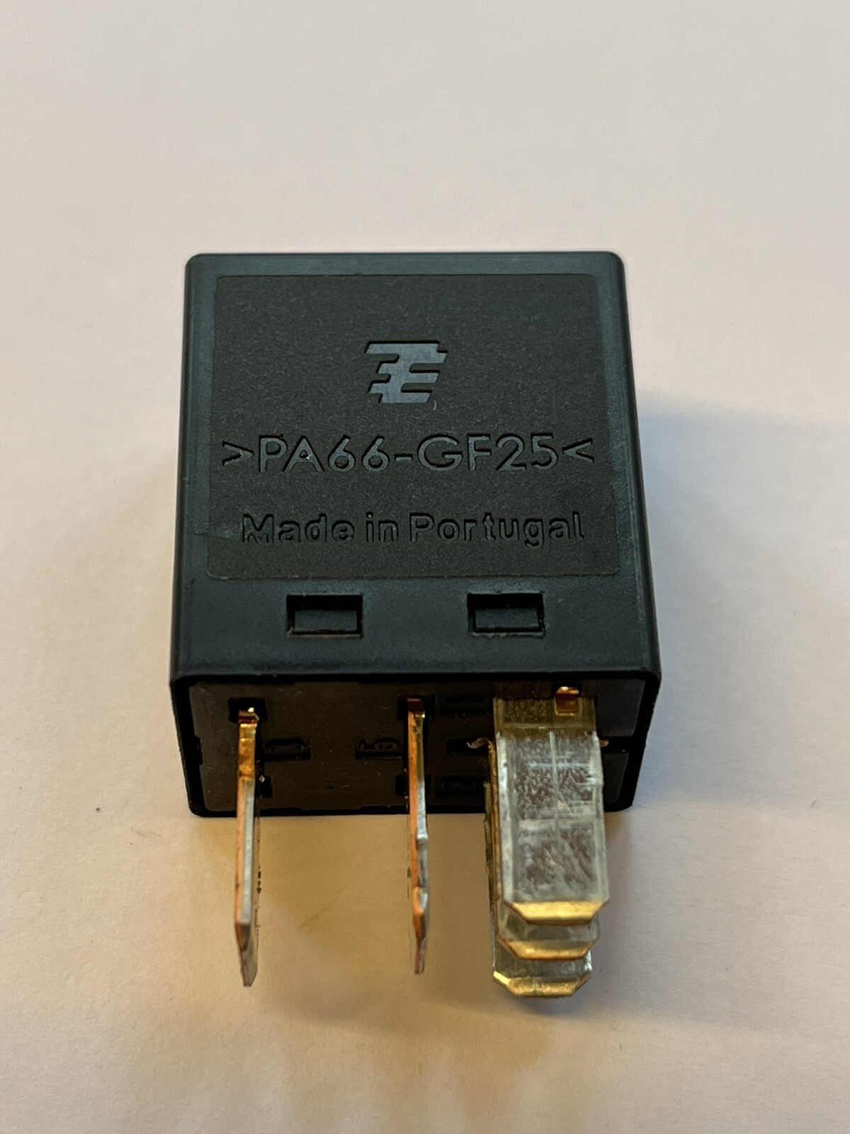 FoMoCo 5 BLADE 12V RELAY BLACK 5M5T-14B192-BA / PA66-GF25 / V23074 ...