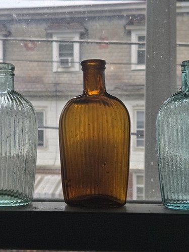 Antique Medium Amber Ribbed Straped Sided 1/2 Pint Whiskey Flask 1870s ...