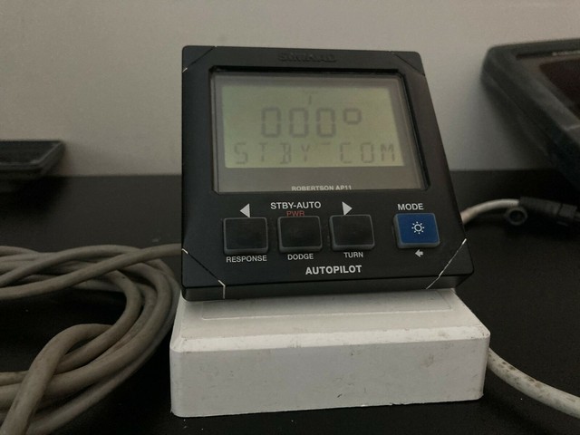 Simrad Robertson Control AP11 Autopilot Display 22085237 for sale ...