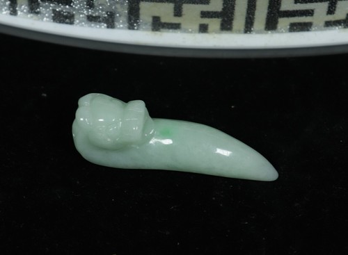 Certified light Green 100% Natural A Jade Jadeite Pendant Dragon Tooth ...