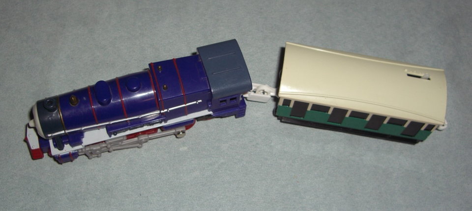 Thomas Trackmaster HANK ENGINE & MOTORIZED PASSENGER CAR Train Hit Toy ...