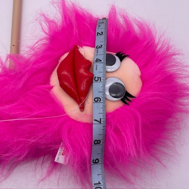 Muppet With Long Eyelashes And Big Lips - Infoupdate.org