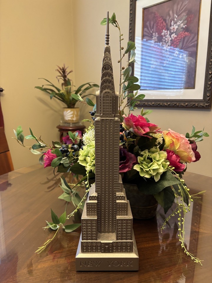 The Chrysler Building New York City 19” Replica Model Building Colbar ...