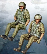 Dragon 1/35 US Helicopter Crew Figures Vietnam With Weapons RARE Kit ...