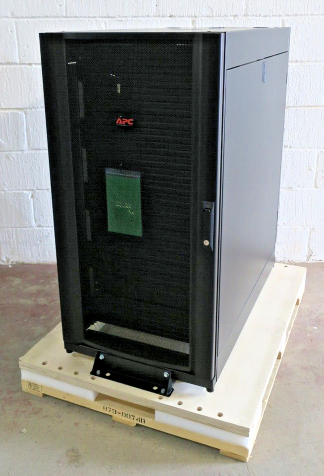 NEW APC AR3104 Netshelter SX 24U Server Rack Enclosure Cabinet 600mm x ...