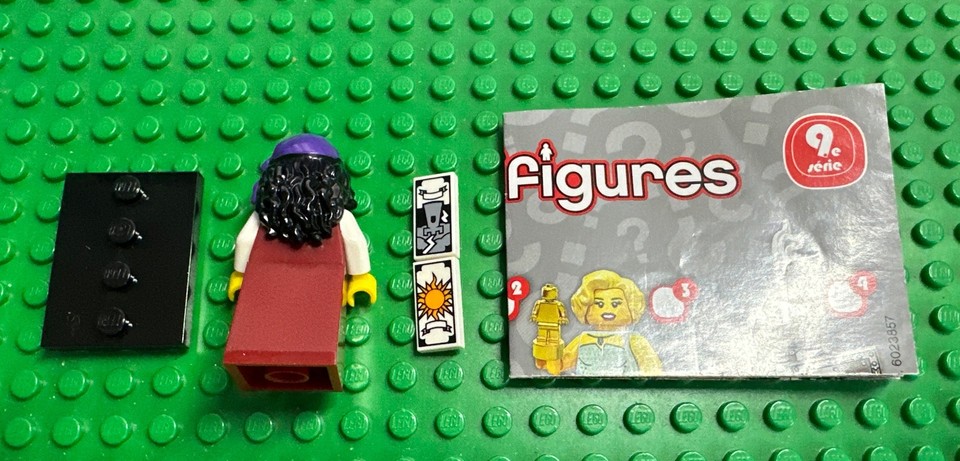 Lego Minifigure Fortune Teller (COL137) Collectible Series 9 With Tarot ...