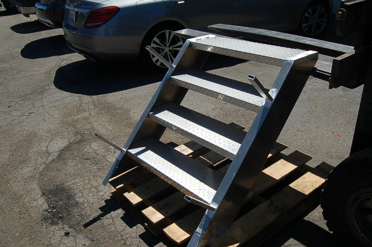 Aluminum Steps For Trailers