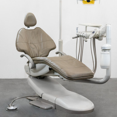 Adec 511 Dental Chair Package w/Adec 532 Radius Delivery, 572 Light | eBay