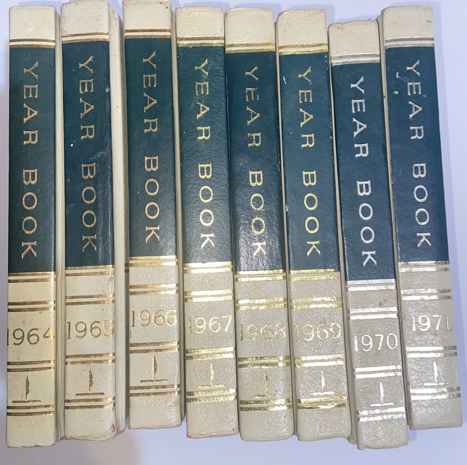 The World Book Encyclopedia Set Lot 8 Encyclopedia Yearbooks 1964-1971 ...