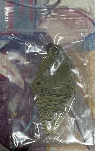 Final Fantasy VII Remake Sephiroth Motel Keychain Gold Limited Edition ...
