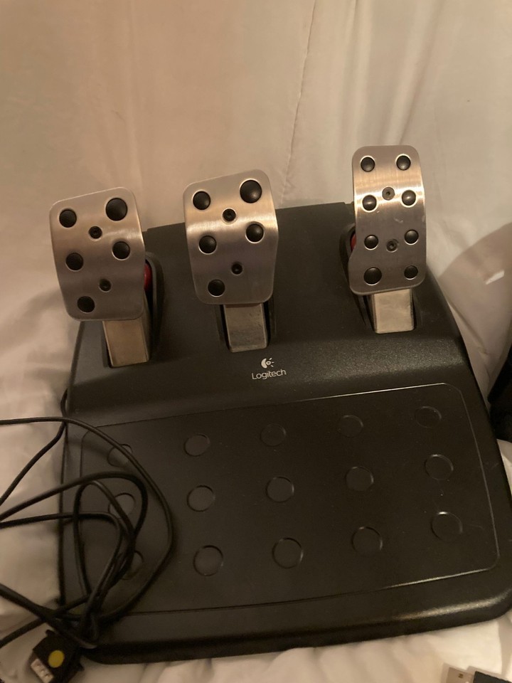 Logitech G27 Racing Steering Wheel with Pedals and Power Supply - NEAR ...