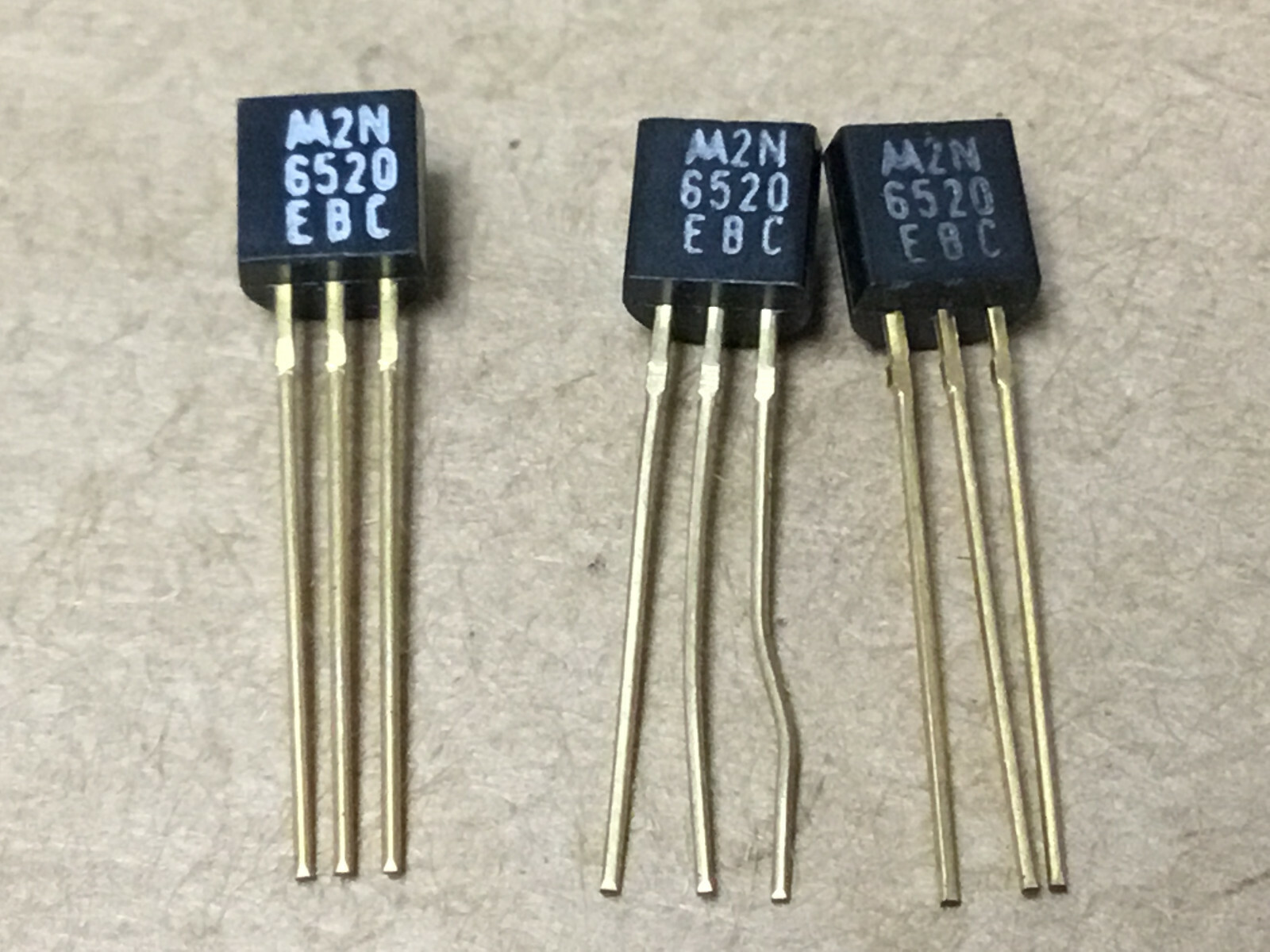 (3 PC) MOTOROLA 2N6520 Bipolar Junction Transistor PNP Type TO-92 OLD ...