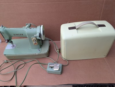 SINGER Model 185J Sewing Machine w/case Seafoam Mint Green *FREE SHIP ...