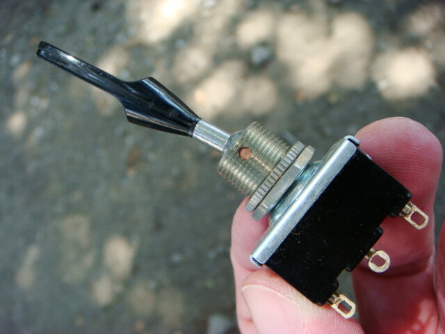 LOT of 14 UND LAB INC 83072F SPDT 2-Position Momentary Toggle Switches ...