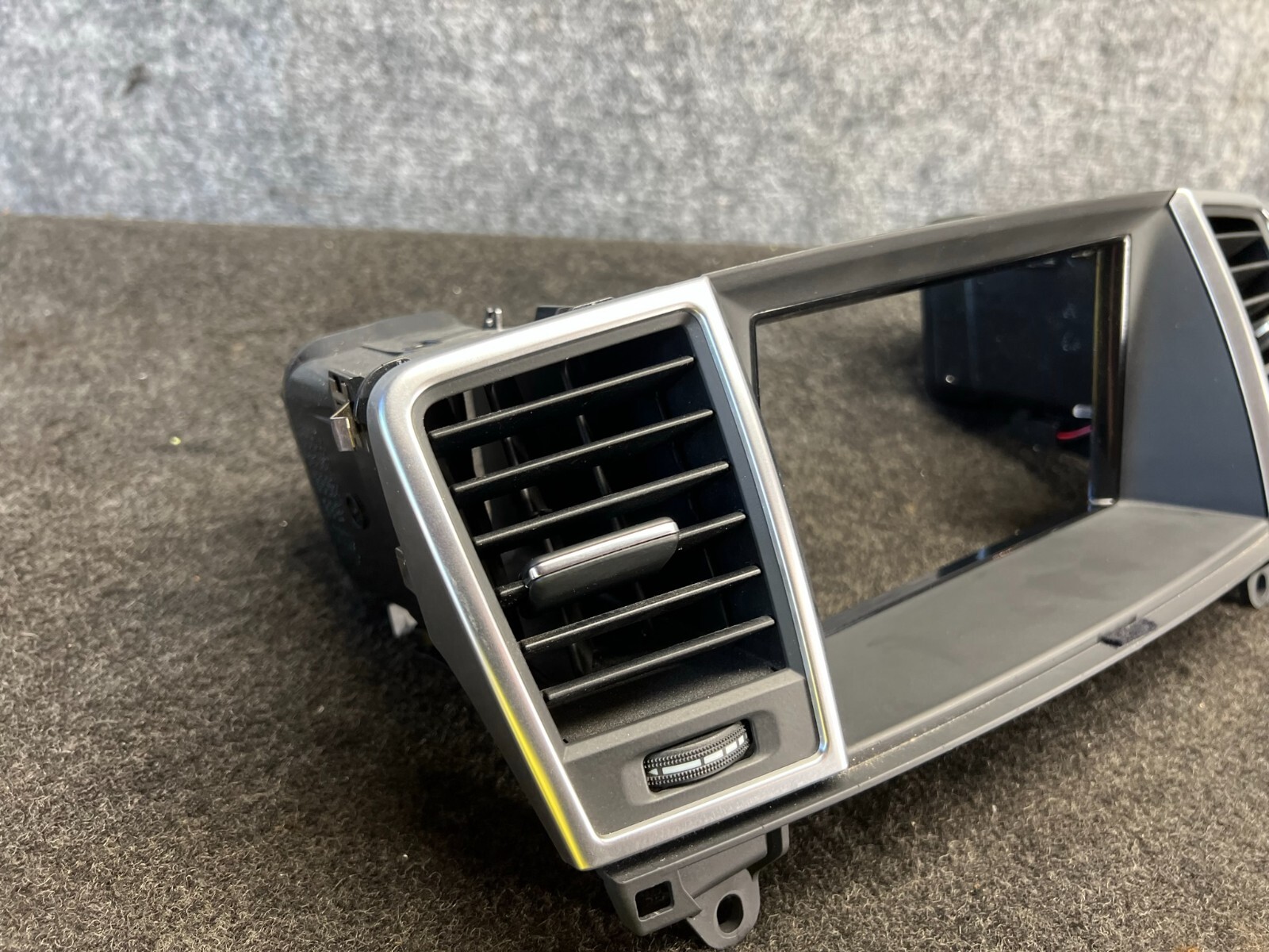 MERCEDES+BENZ+W166+Ml+GL+GLE+Vent+Dash+Air+Center+Guide+A1668300854 for ...