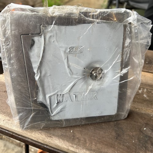 ZURN Z1322XL-EZ -3/4 X 10 Non Lead Wall Hydrant. Never Installed. Open ...