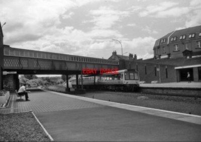 PHOTO LARBERT RAILWAY STATION 3 CAR UNIT SET NO107 433 AIVING AT ...