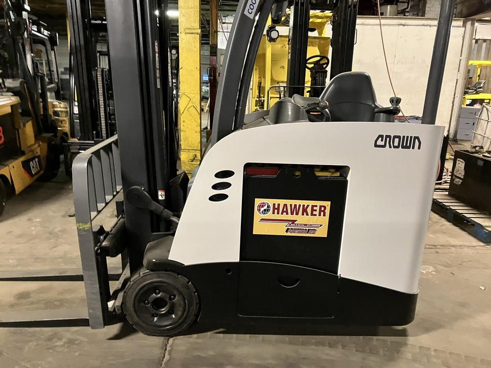 2019 Crown 4000 LB Stand Up Forklift 94/208 | eBay