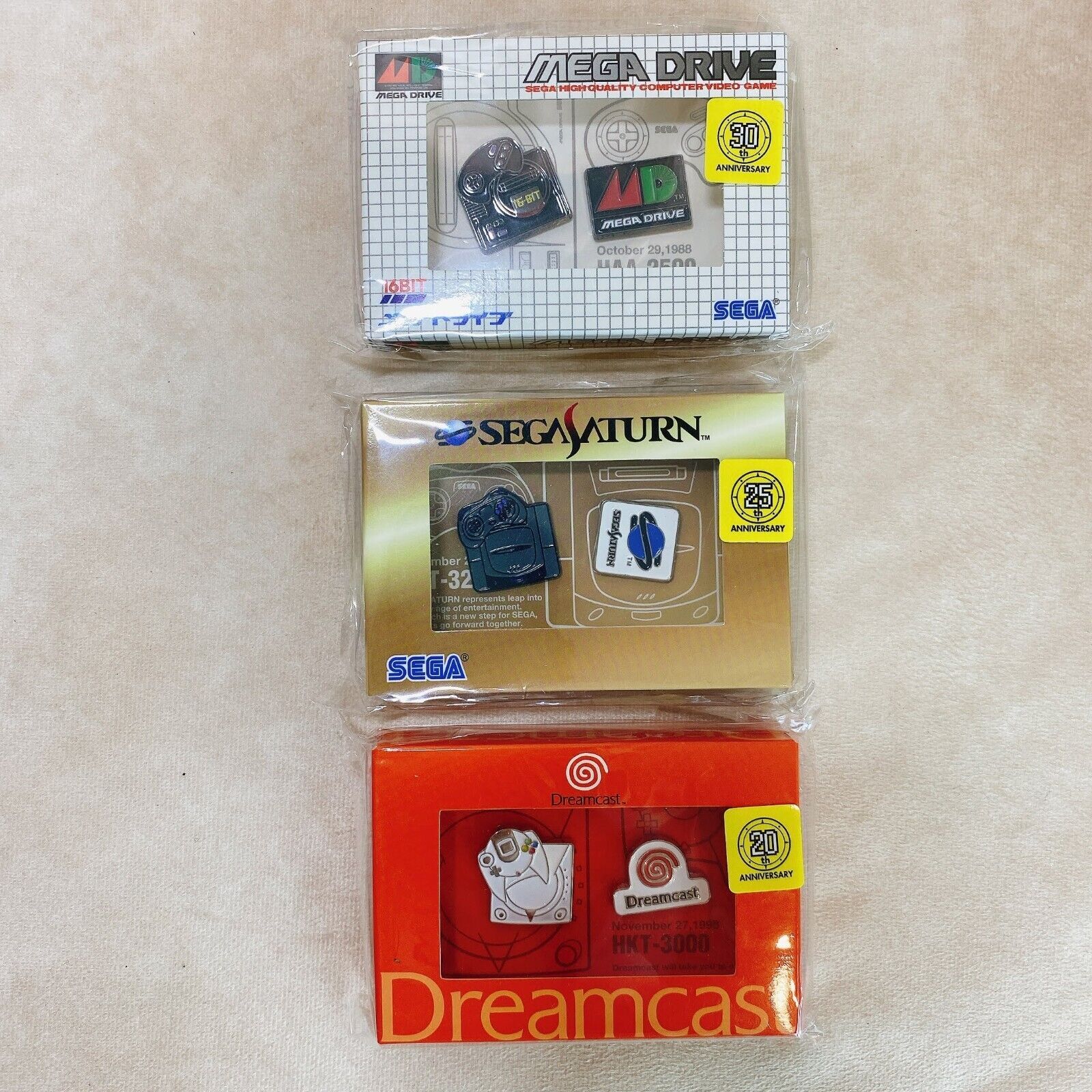 3 set 2019 SEGA official pin badge Pins MEGADRIVE SEGASATURN Dreamcast ...