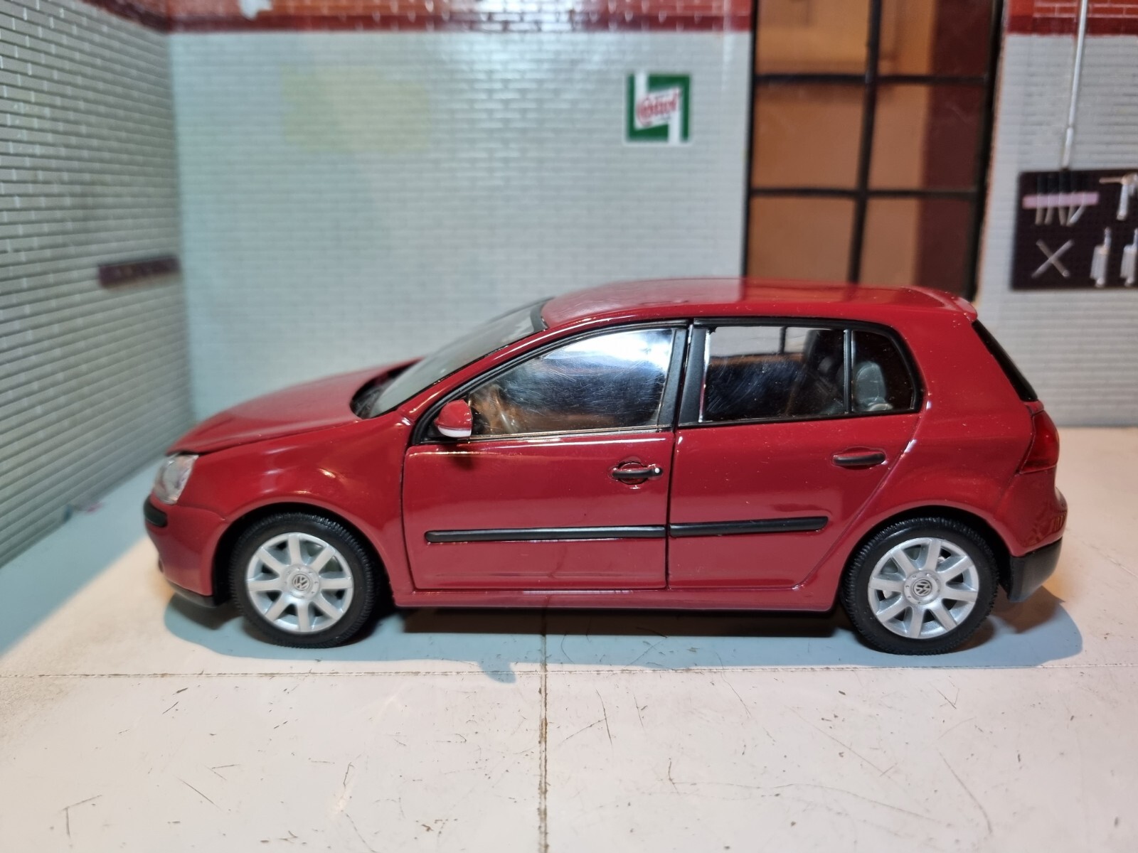 VW Golf Mk5 GTi Red 1.6 FSi Mark 5 V 22458 Welly Detailed G 1:24 Scale ...