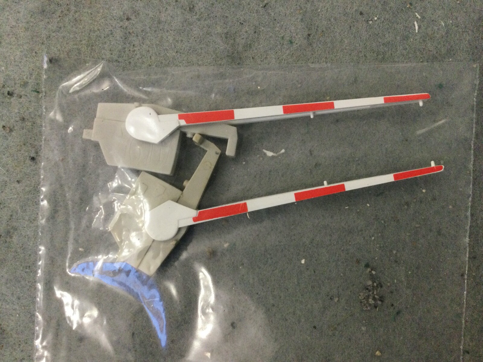 Hornby R636 & R645 Double & Single Track Level Crossing + Gates or ...