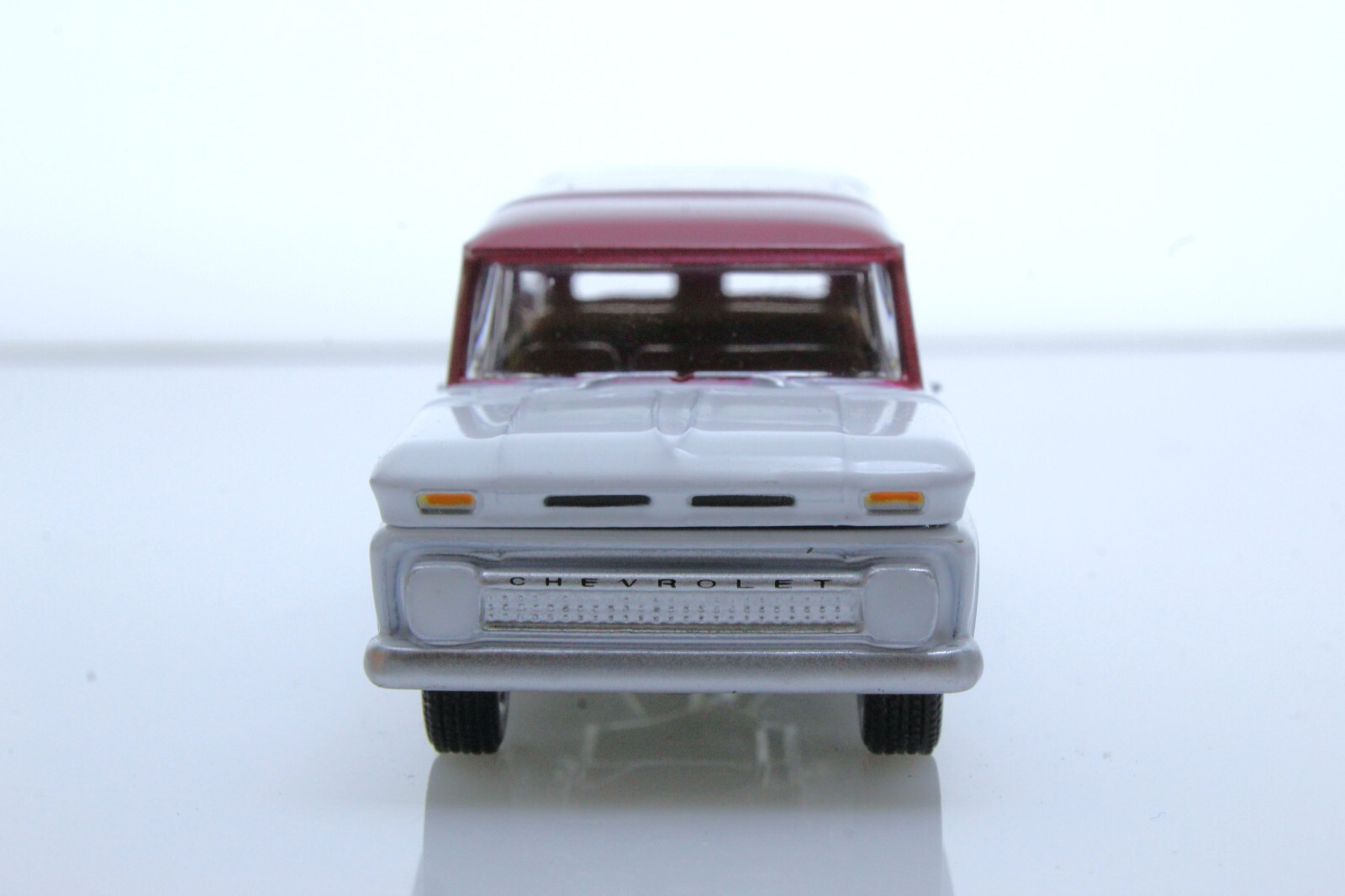 1965 Chevy Suburban K1406 Carryall Truck C10 1:64 Scale Diecast Model ...
