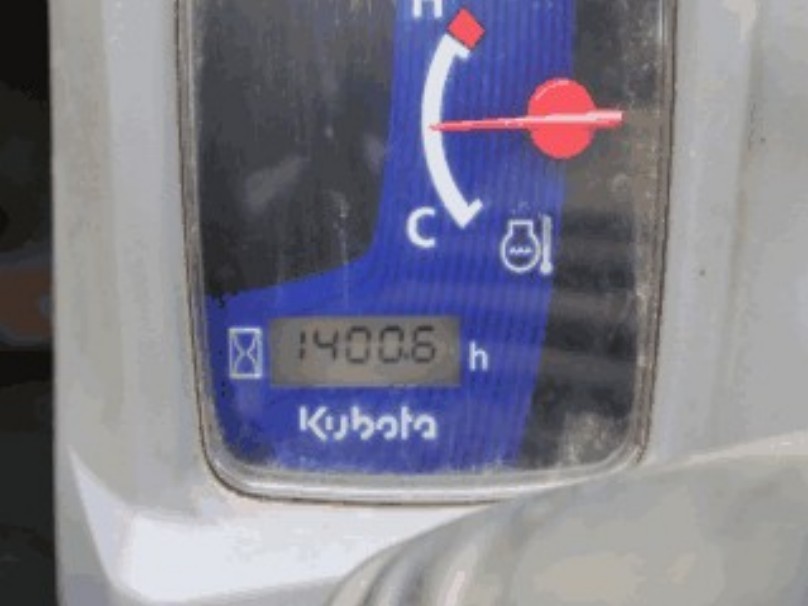 Kubota SVL97-2 Skid Steer smooth bucket high flow joystick control ...