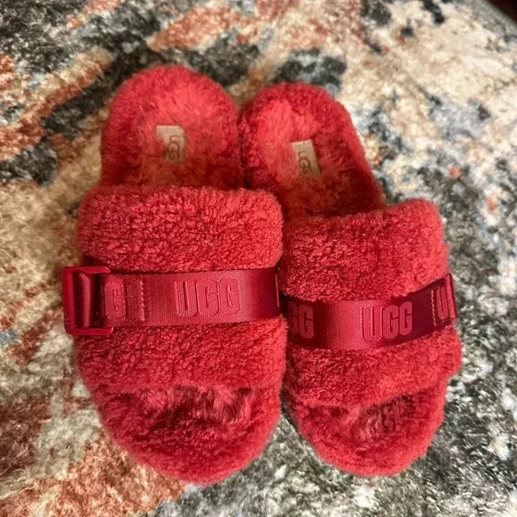 UGG Red Fluffita Platform Classic Ribbon Slip On Buckle Detail Sandal ...