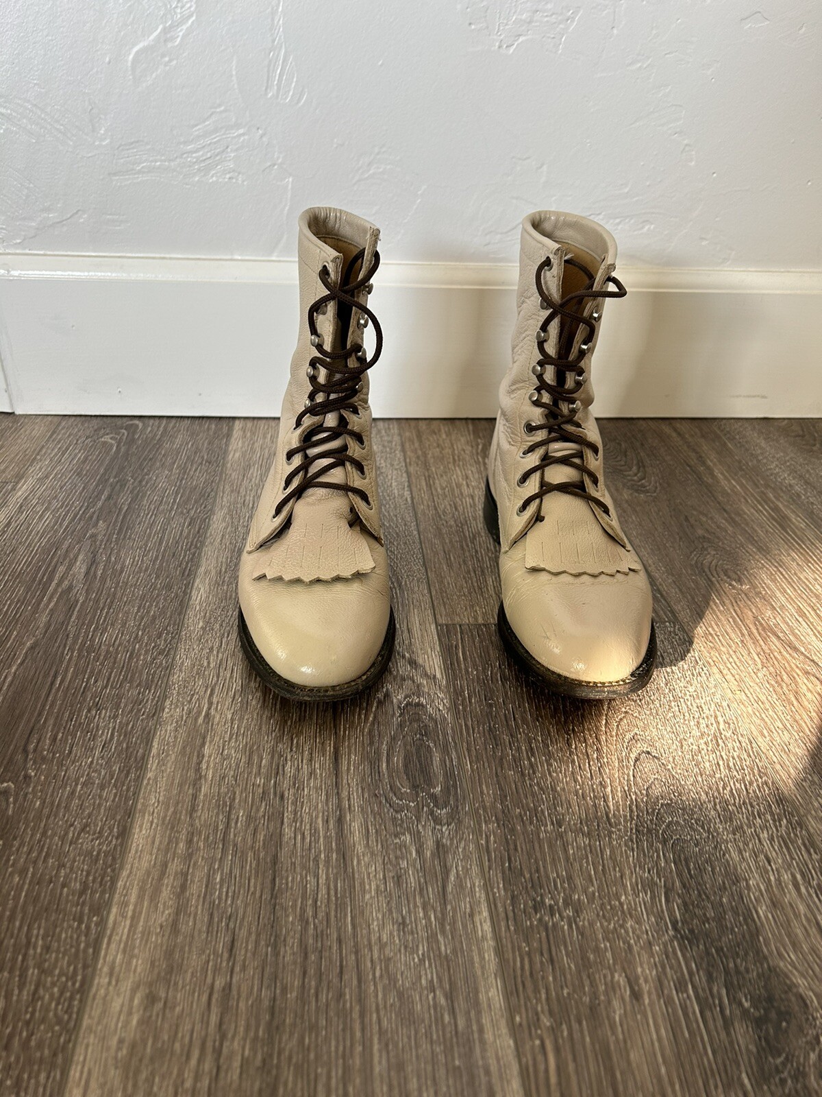 Justin Roper Combat Boots Ivory/Pearl Size 5 1/2 - Gem