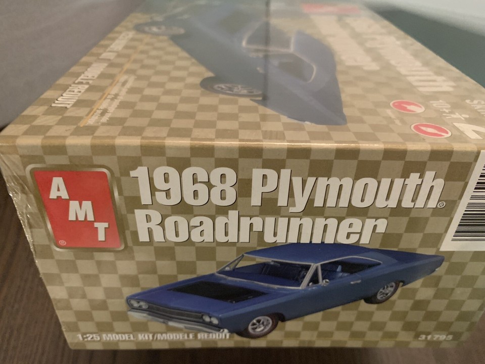 AMT/Ertl 1968 '68 Plymouth Roadrunner Vintage 2004 1:25 Model Kit NEW ...
