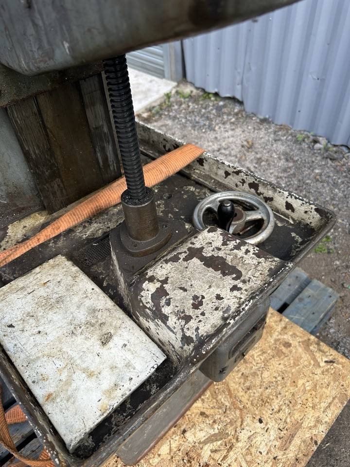 ELLIOT VICTORIA JUNIOR MILL SINGLE PHASE MILLING MACHINE ON SITE ...