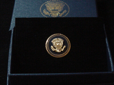 President TRUMP Lapel Pin- Presidential seal Lapel Pin(Gold Color)-Free ...