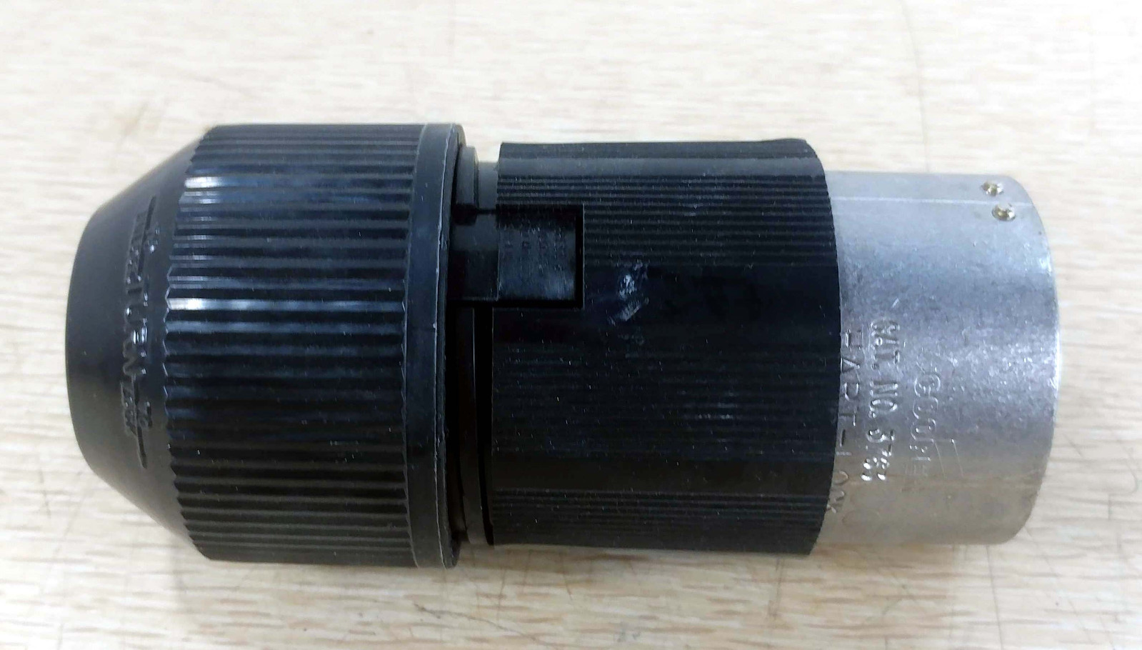 1 NEW COOPER 3763 HART-LOCK PLUG 50A 250V DC 600V AC 2P-3W NNB ***MAKE ...