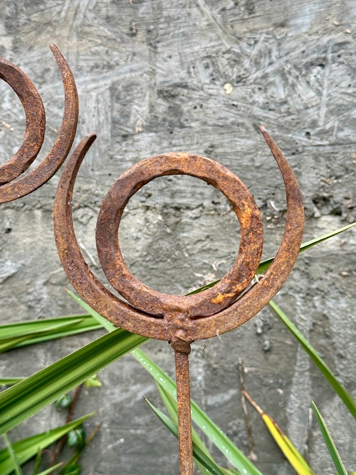 Rusty finials set of 3, Garden Finial Stakes, Metal Garden Sculptures ...