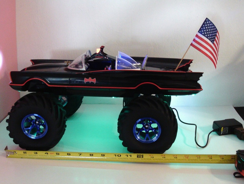 MATTEL TV CLASSICS 1966 BATMOBILE MONSTER CAR / ELEC, LIGHTS, SOUNDS ...