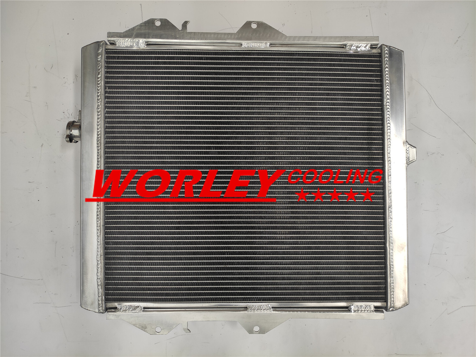 VIC-3ROW radiator for Hilux KZN165R 3.0L Diesel 4X2 4X4 SR 10/97-02/05 ...