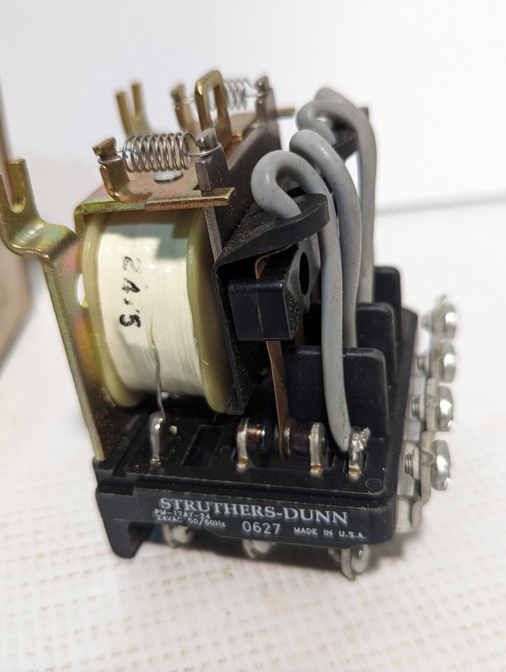 Struthers-Dunn Feeder Relay PM17AY24, 24VAC | eBay