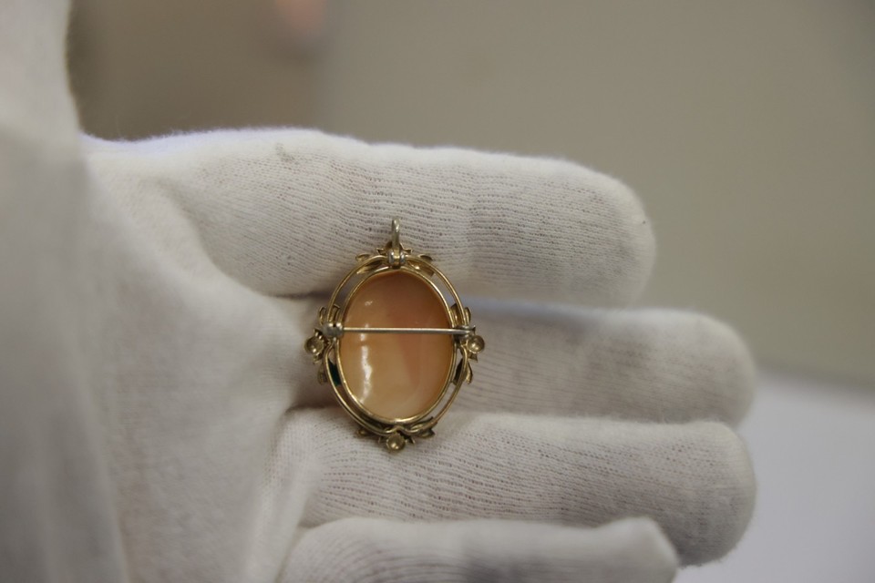 Antique GP Cameo Pin Lady Scene | eBay