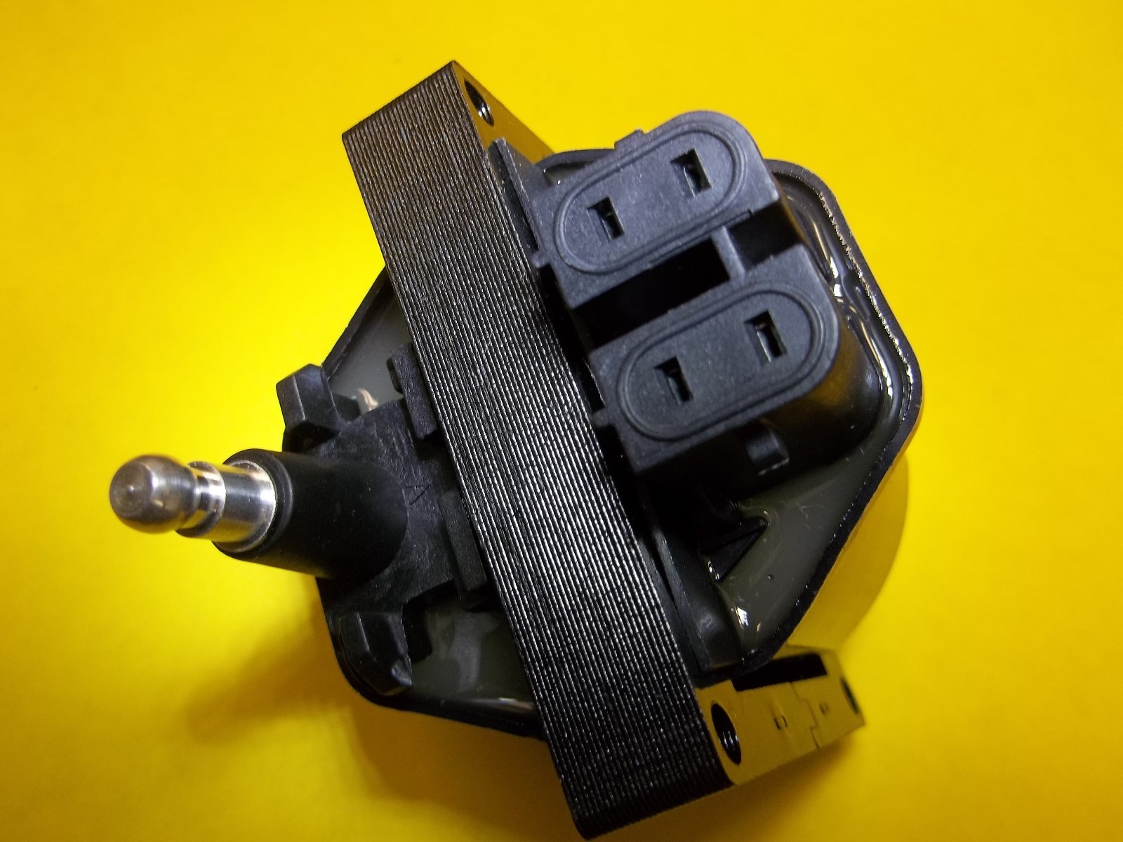 Volvo Penta Engine Coil Marine Ignition Coil With Bracket - Fits ...