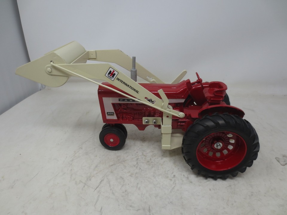 VINTAGE ERTL 1/16 IH INTERNATIONAL FARMALL 806 FRONT END LOADER FARM ...