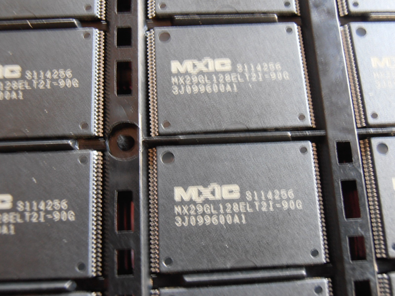 4PCS MX29GL128ELT2I-90G 3V NOR FLASH MEMORY 128M 90NS MX29GL128 TSOP56 ...