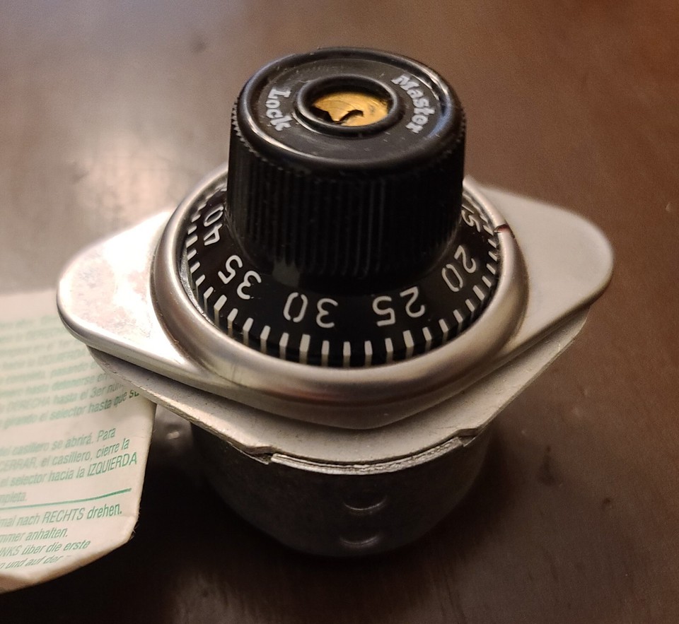 Master Lock Combination Locker Built-in Model 1654 NO KEY INCLUDED ...