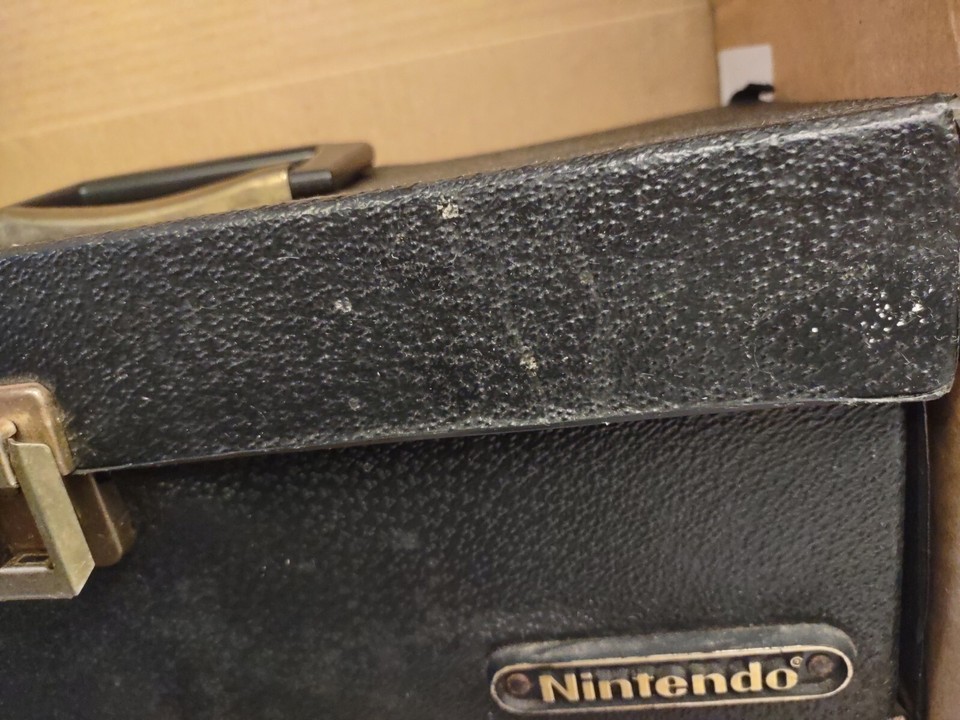 Vintage Nintendo NES Game Storage Case 16 Cartridge Holder Carry Box ...