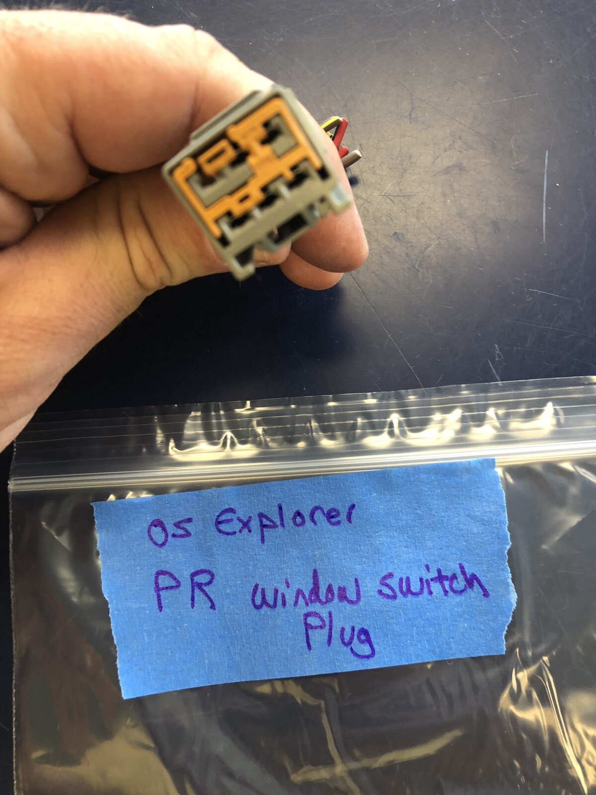 02-05 FORD EXPLORER PASSENGER SIDE REAR WINDOW SWITCH PLUG | eBay