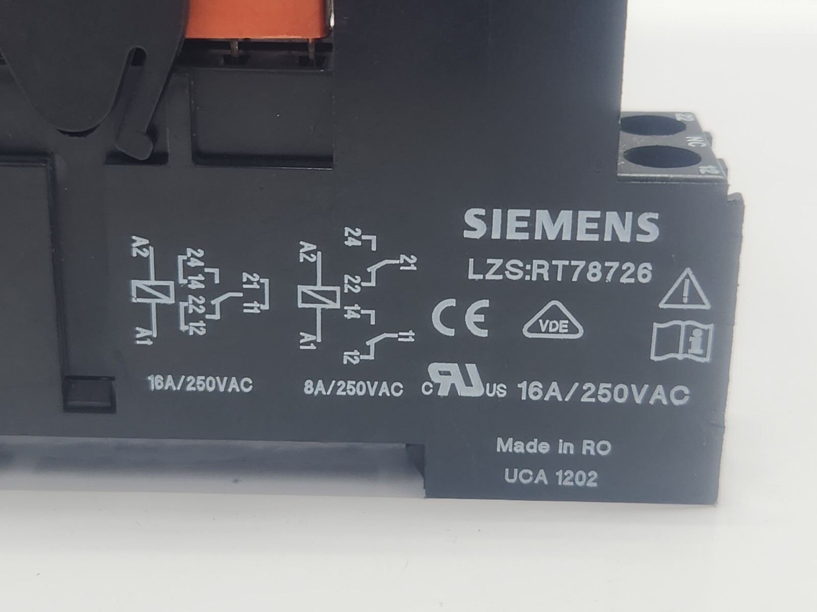 SIEMENS LZS:RT4B4L24 PLUG-IN RELAY COMPLETE UNIT LZS:RT78726 | eBay