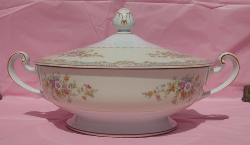 Noritake, Naomi Scroll Pattern, 8 3/4" Vegetable Bowl with Lid, circa ...
